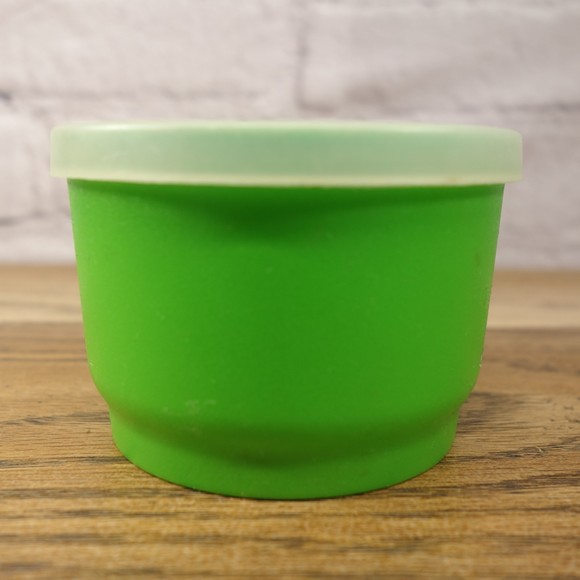 Rubbermaid | Kitchen | Rubbermaid Vintage Green 2x3 Round Storage ...
